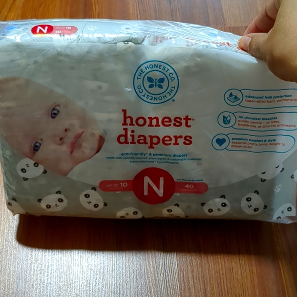 The Honest Company | Other | Honest Diapers Size Newborn 35 Pieces ...